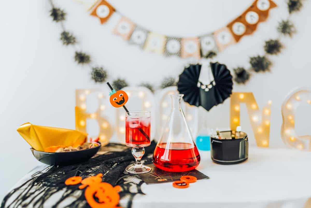 11 ιδέες για διοργάνωση Halloween πάρτυ αποφοίτησης - StageYourIdea Blog